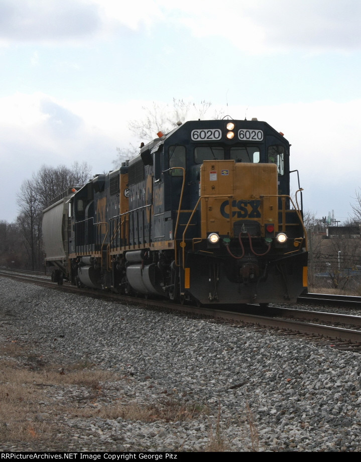 CSX train D777